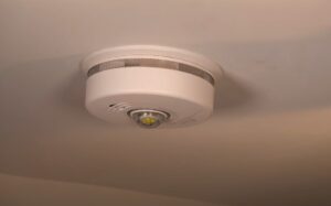 Heat Detector vs Smoke Detector - Which One Should You Install?