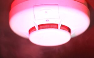 Heat Detector vs Smoke Detector - Which One Should You Install?